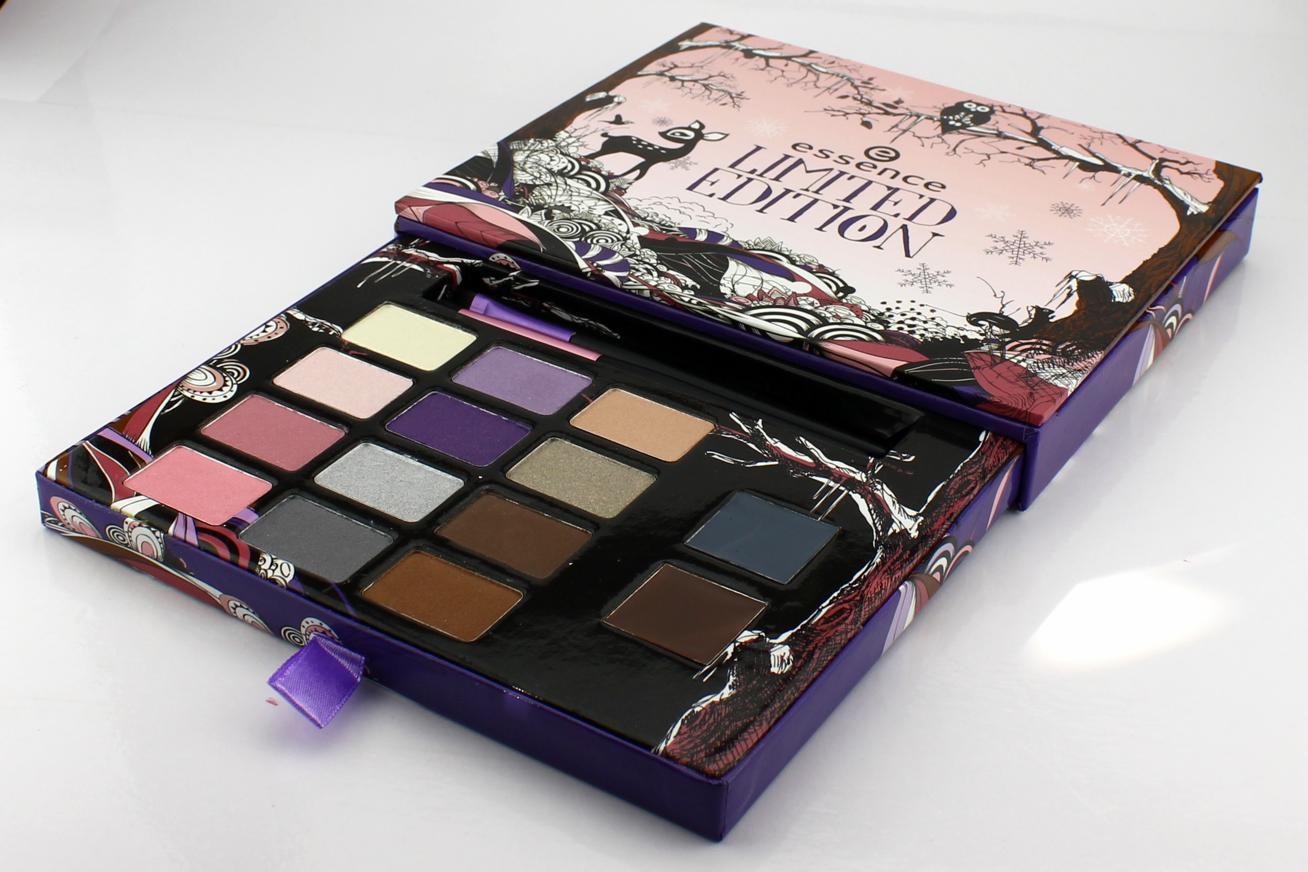 ESSENCE Eyeshadow Palette MAGIMANIA ESSENCE Eyeshadow Palette MAGIMANIA